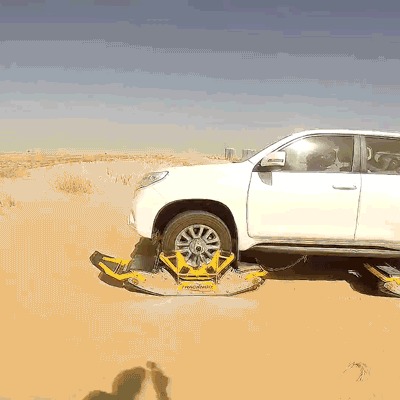 雪道も砂漠も！ 「Track N Go」をクルマに装着すれば走破可能