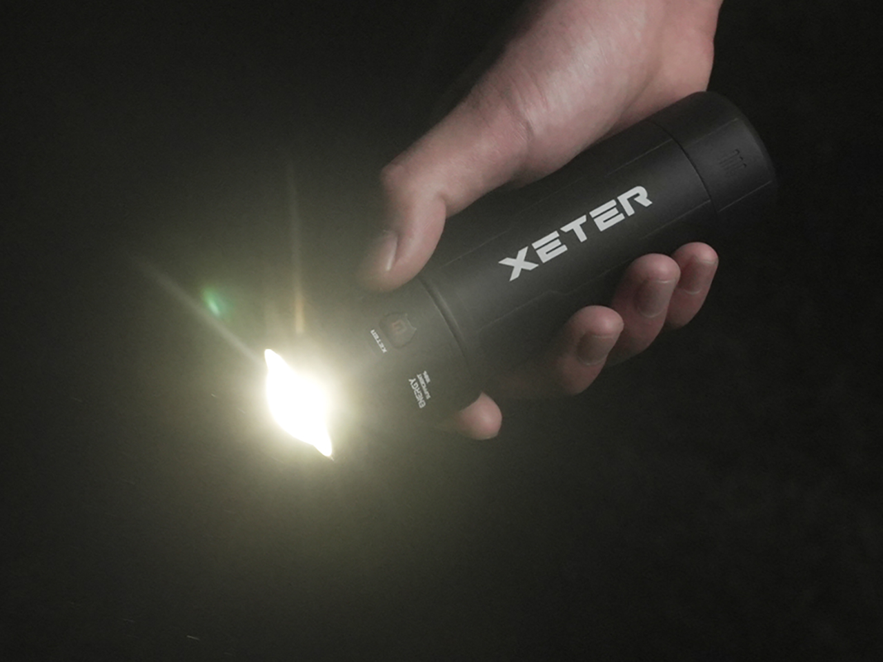 形態4変化！ アウトドアで活躍する懐中電灯「Xeter Spark」 - bouncy / バウンシー
