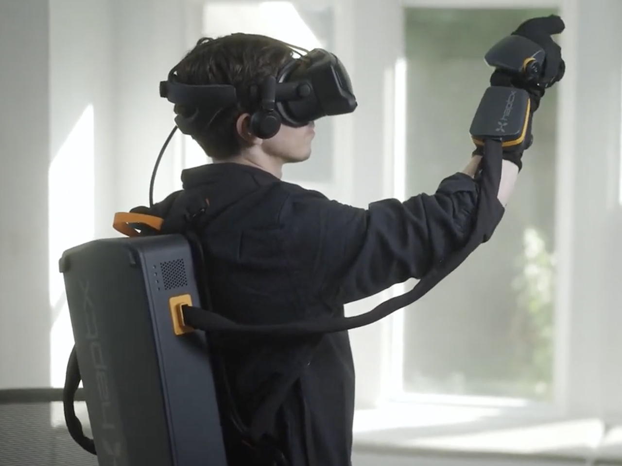 VR空間でリアルに触れる！ 空気圧で触覚が得られるVRグローブ「HaptX Gloves G1」 - bouncy / バウンシー