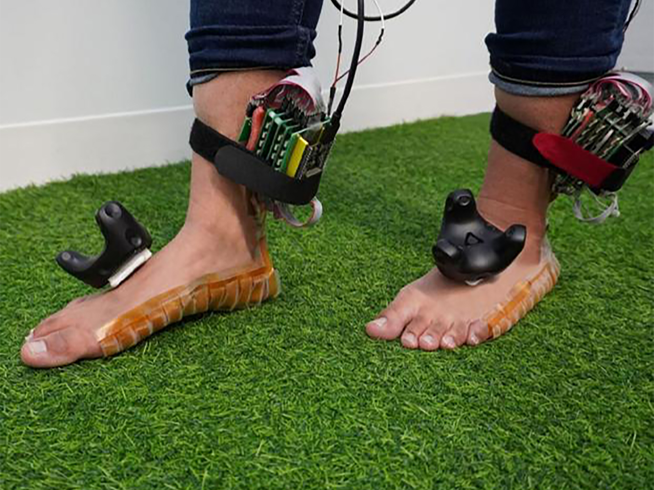 視覚障害者の助けに？ 足用触覚インターフェース「FeetThrough」 - bouncy / バウンシー