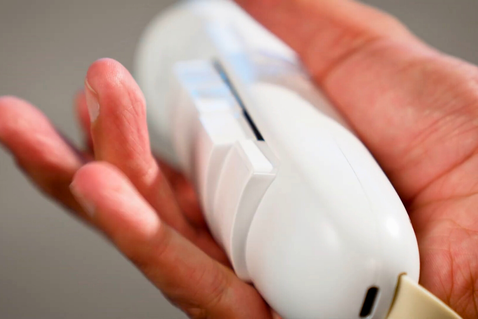 VRにリアル触感？ 触れた感覚のあるスティック型VRコントローラー「Bstick」 - bouncy / バウンシー