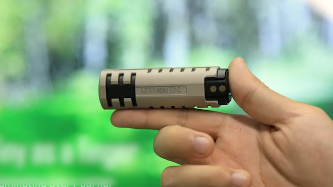 328m先まで照らす！超小型懐中電灯「LD35 Rechargeable EDC Flashlight」 - bouncy / バウンシー