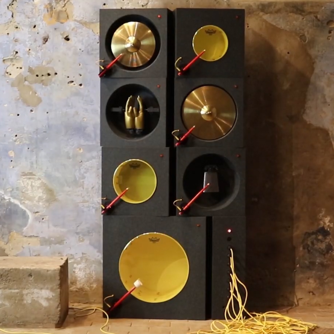 奏でて叩け！ 音楽に合わせて楽器を演奏するスピーカー「SLAGWERK-101」 - bouncy / バウンシー