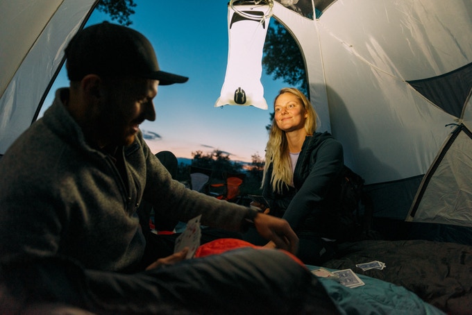 災害にもキャンプにも役立ちそう。水も飲めるしランプにもなるウォーターキャリー「Hydrolight」 - bouncy / バウンシー