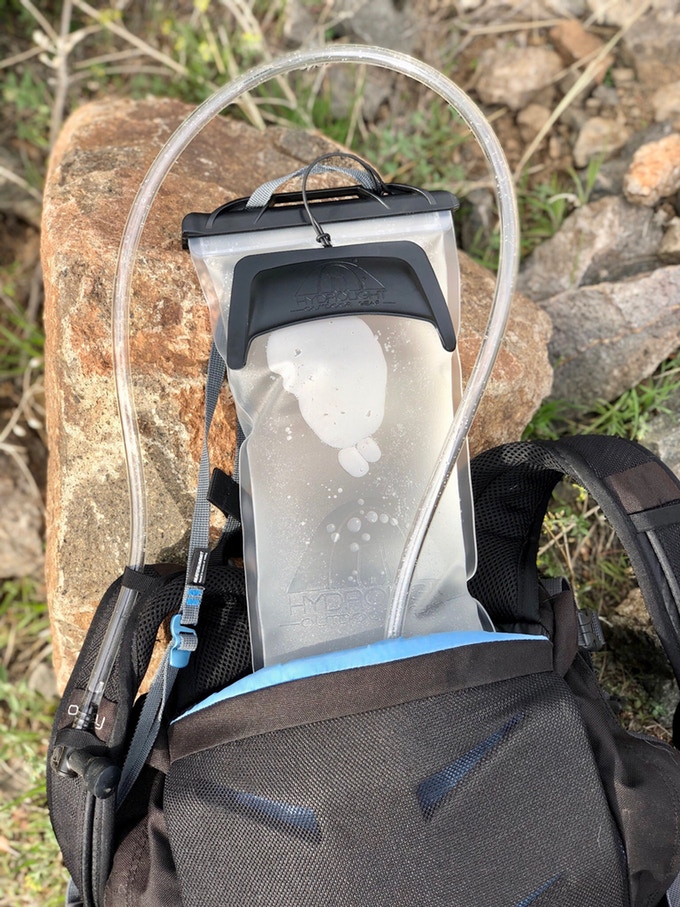 災害にもキャンプにも役立ちそう。水も飲めるしランプにもなるウォーターキャリー「Hydrolight」 - bouncy / バウンシー