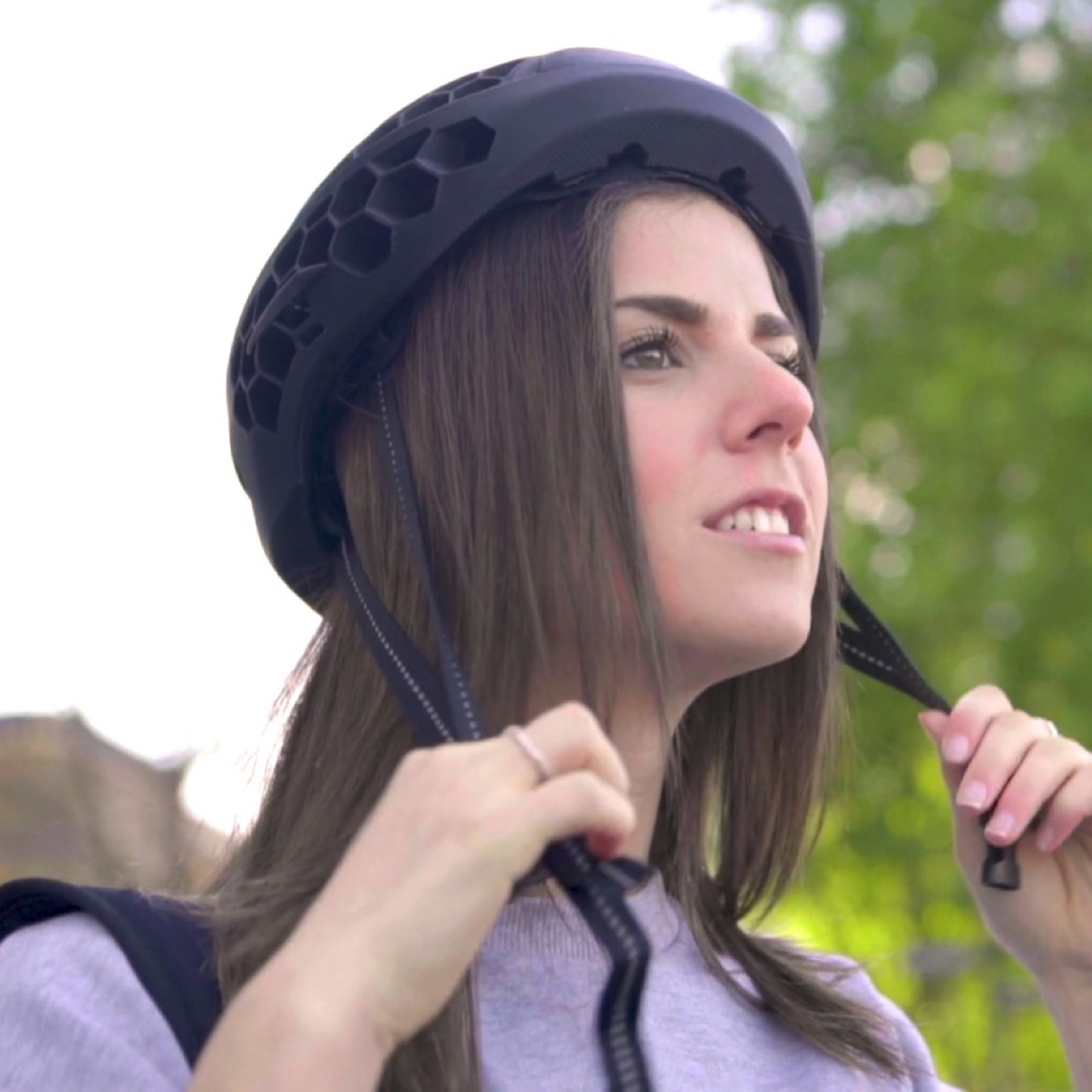 人の生命も地球も救う。 海洋プラ製の折り畳みヘルメット「Cyclo」 - bouncy / バウンシー