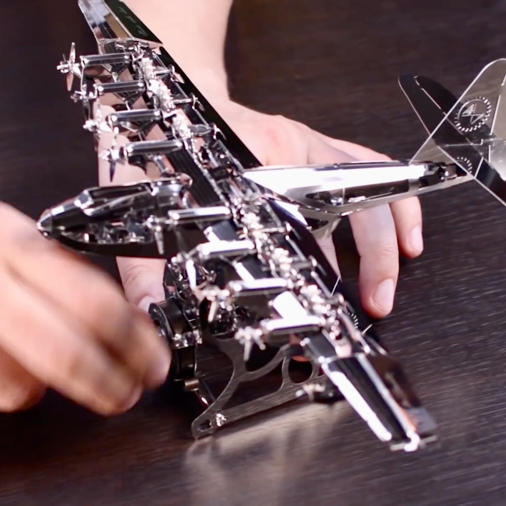 美しく、精巧で、洗練され、男のロマンが詰まったメタルモデル「Time 4 Machine」 - bouncy / バウンシー