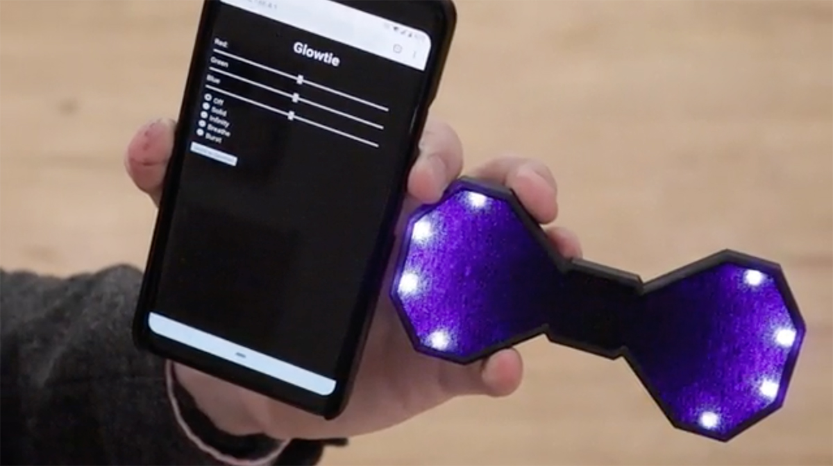 パーティで誰よりも目立てる？ 光るスマート蝶ネクタイ「Glowtie」 - bouncy / バウンシー