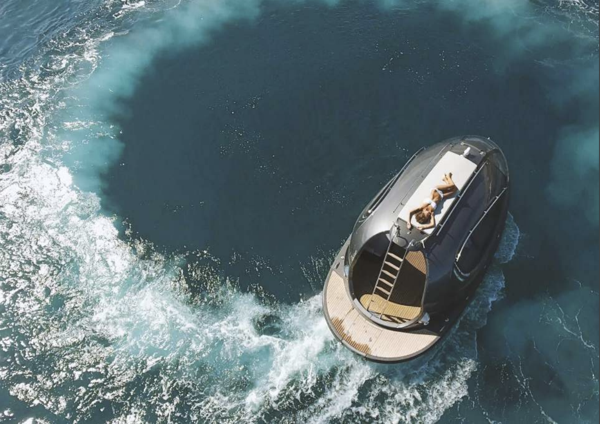 内装が意外にリッチ。自分好みにカスタマイズできる卵型高級クルーザー「Royal Jet Capsule」 - bouncy / バウンシー