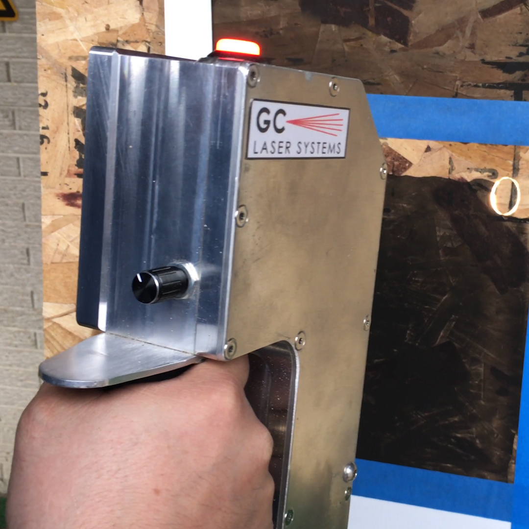 小型のレーザーで錆やすすを根こそぎ落とす「GC LASER SYSTEMS」 - bouncy / バウンシー