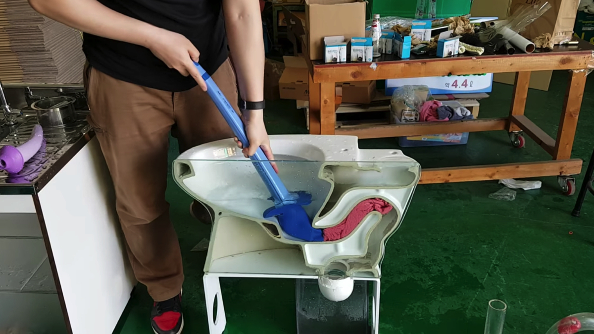 ボタン1つで排水管の詰まりを1発解消、水のトラブルに「Mr-PUNG」 - bouncy / バウンシー