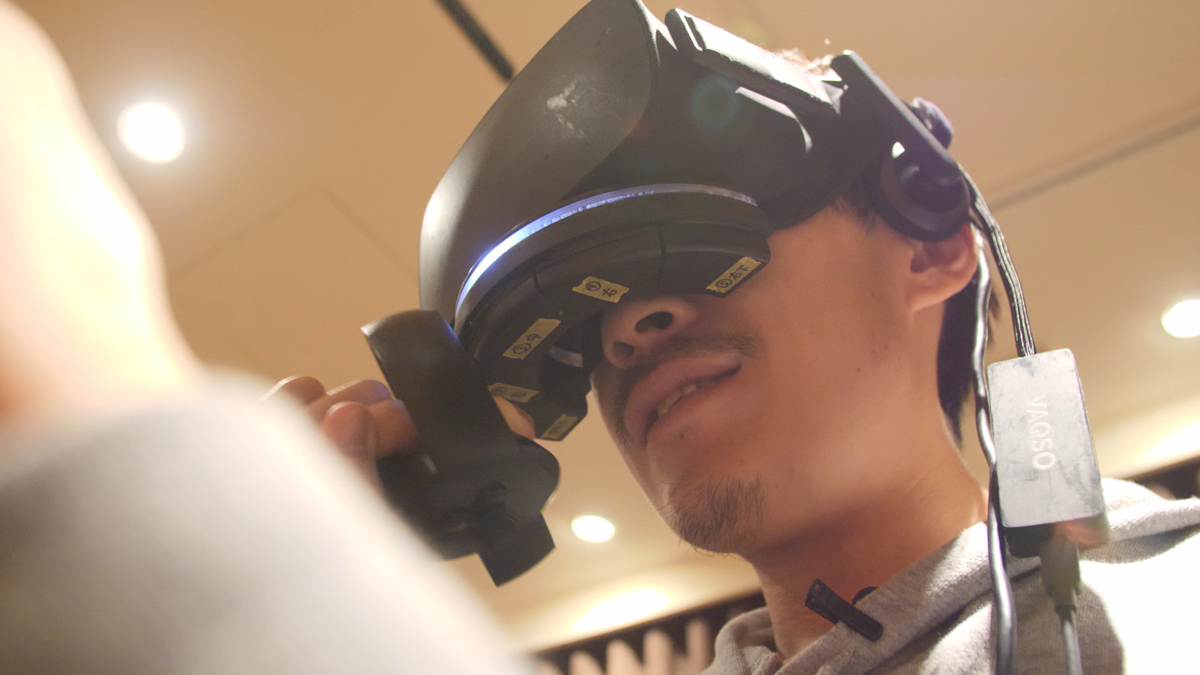 仮想現実で匂いを再現する「VAQSO VR」を体験！ ゾンビの匂いはヤバイ - bouncy / バウンシー