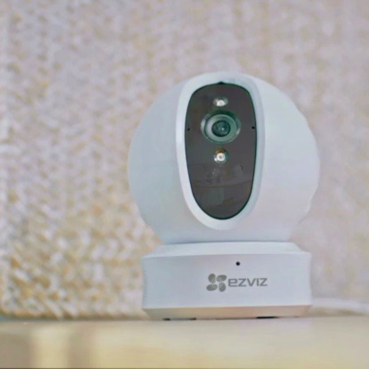 スマホで部屋全体をチェック！ 360°セキュリティカメラ「EZVIZ C6C」 - bouncy / バウンシー