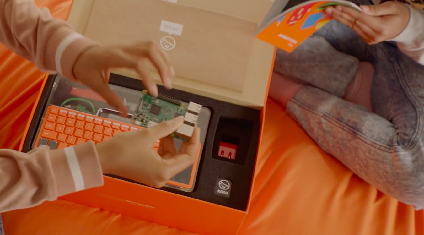 子供がPCを自作？ 1からPCを作って楽しくプログラミングが学べるDIYキット「Kano Computer Kit」 - bouncy / バウンシー