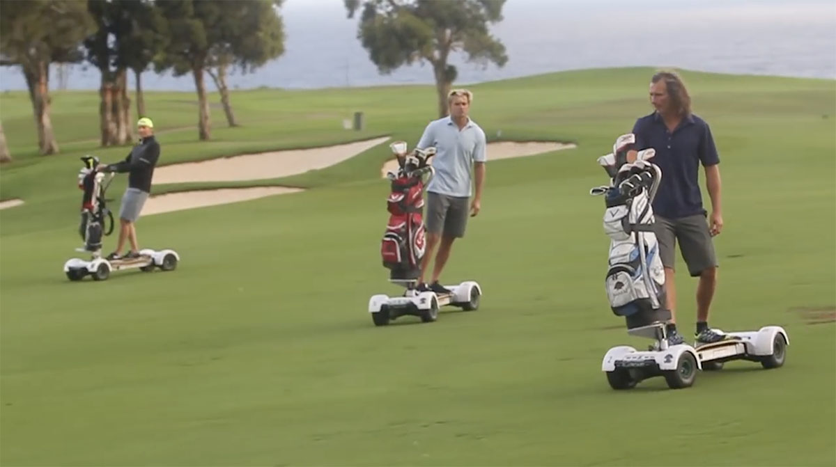 スケボー風に楽しく移動！ ユニークな電動ゴルフカート「GolfBoard」 - bouncy / バウンシー