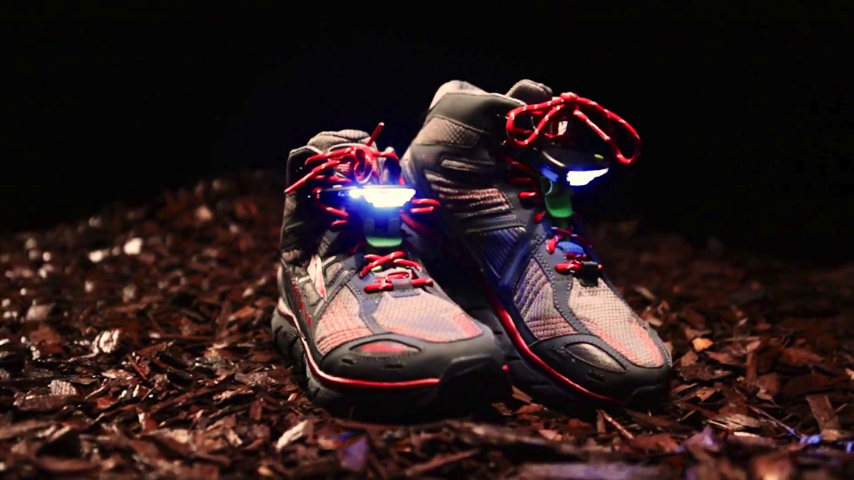 重さ約40g。夜のランニングも安全な靴用ライト「Night Runner Shoe Lights」 - bouncy / バウンシー