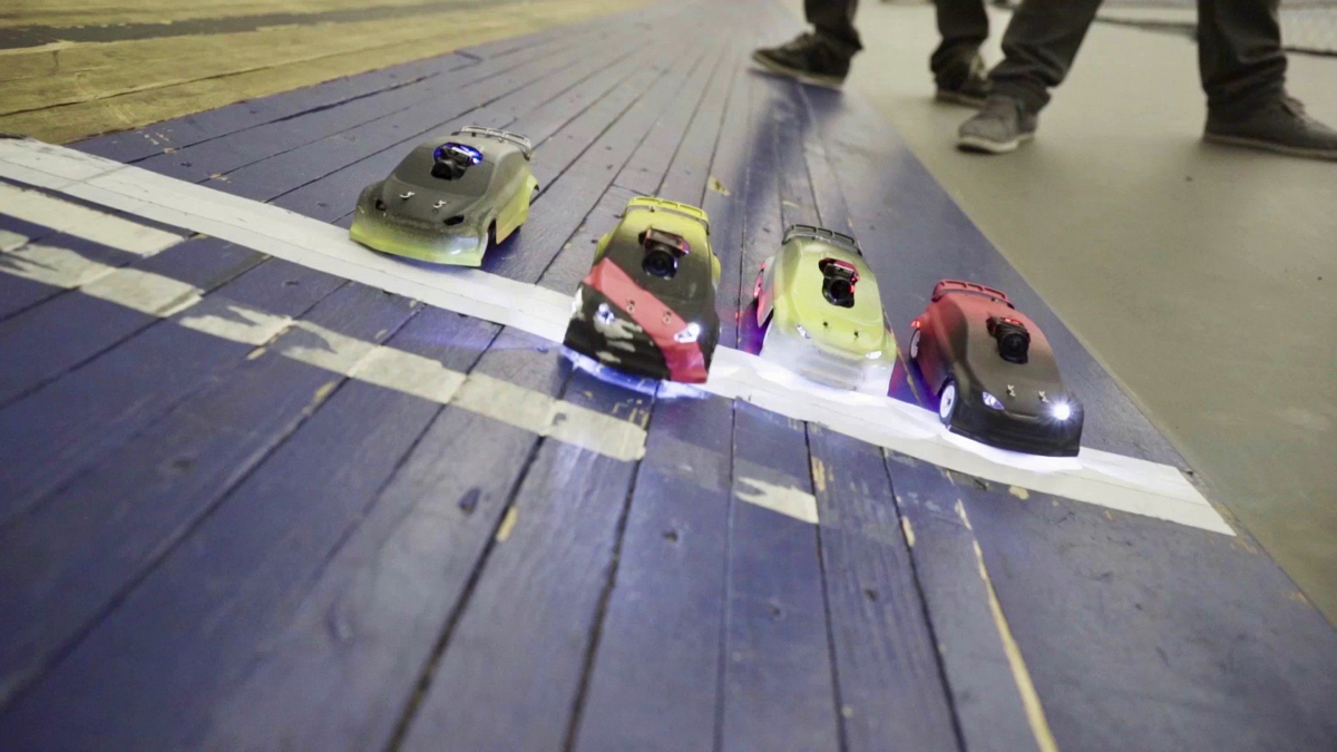 まるで乗っているような感覚で楽しめるRCカー「RX RASKL」 - bouncy / バウンシー