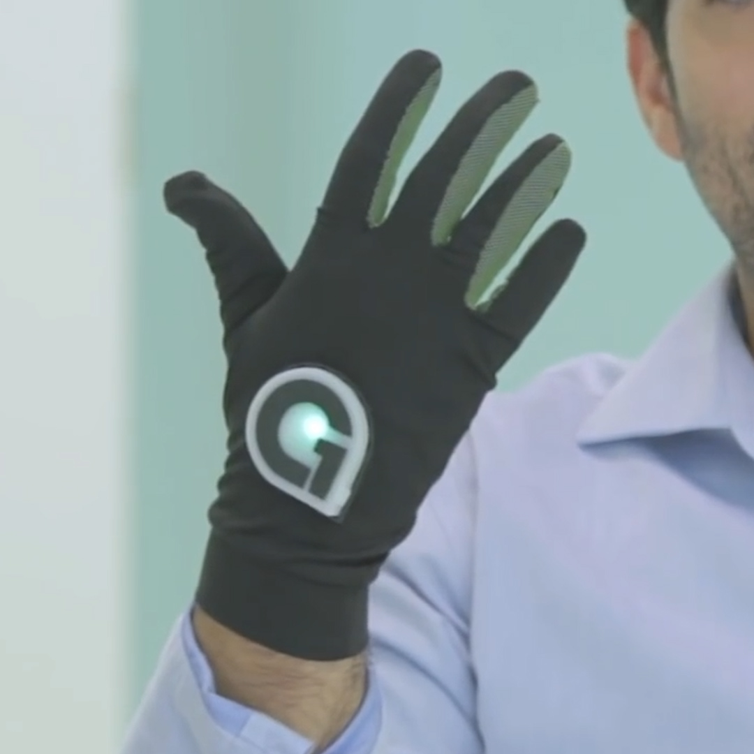 高度なセンサー技術で、VR空間の物体の質感まで感じ取るグローブ「Gloveone」 - bouncy / バウンシー