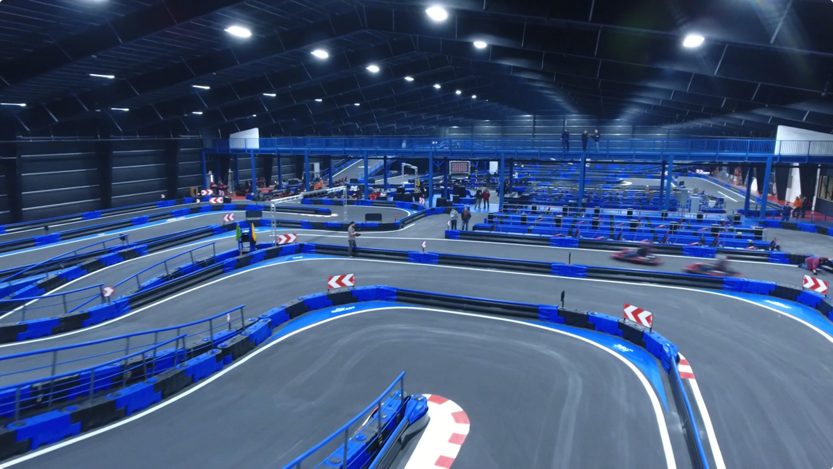 現実でマリオカートを体験？世界最大規模のサーキット「NasKart Racing」 - bouncy / バウンシー