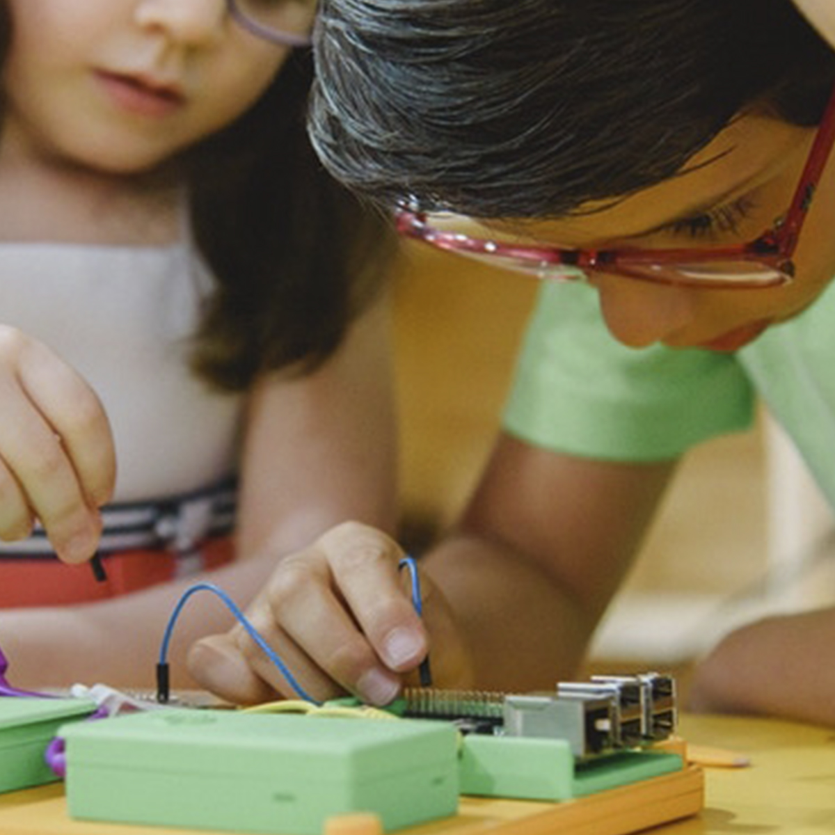 子供が簡単にDIYできる楽しいタブレットPC「MakePad」 - bouncy / バウンシー