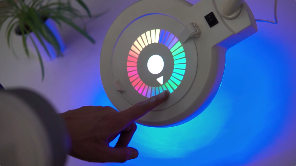 目の前にタッチパネルを投影？未来すぎる懐中電灯「Lumen」 - bouncy / バウンシー