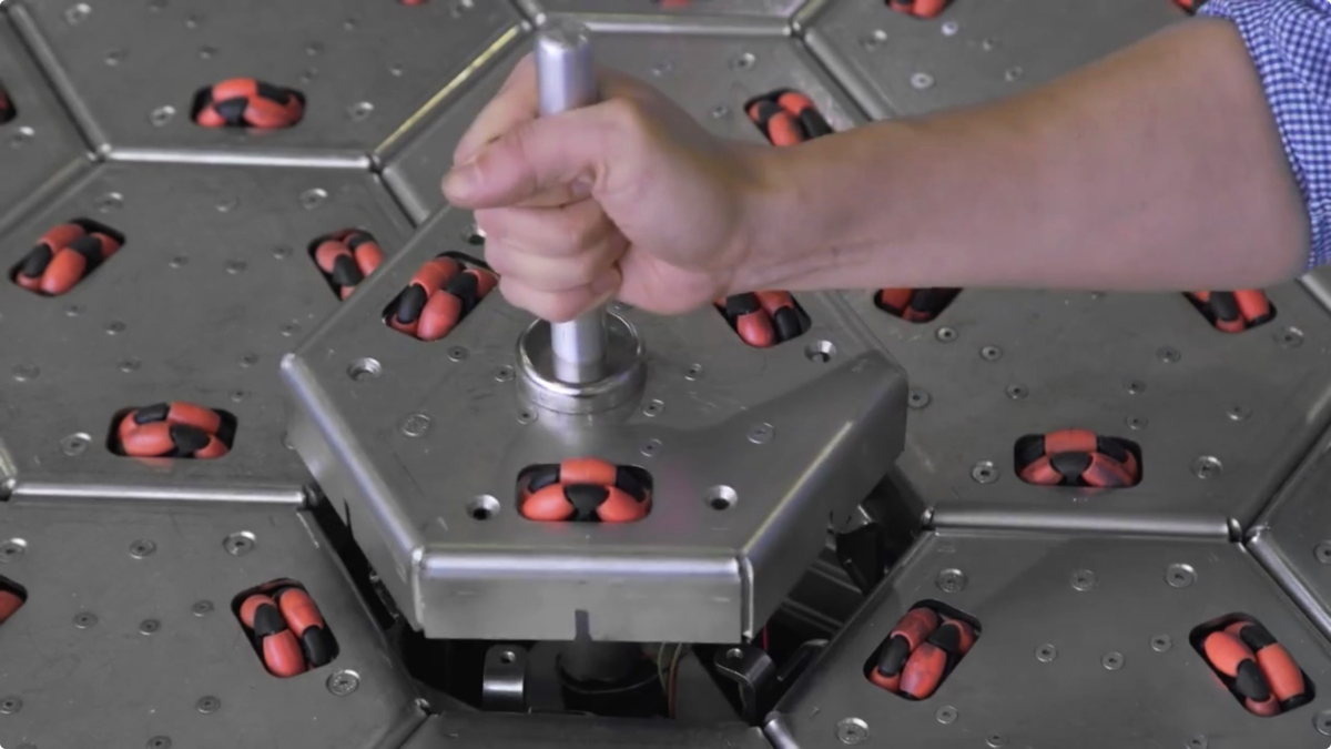 フレキシブルな貨物輸送を可能にする革新的モジュラー型コンベア「Celluveyor」 - bouncy / バウンシー