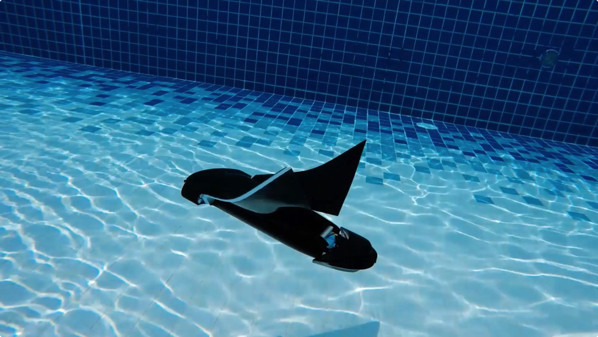 本物のマンタのように泳ぐ小型潜水ロボット「MantaDroid」 - bouncy / バウンシー