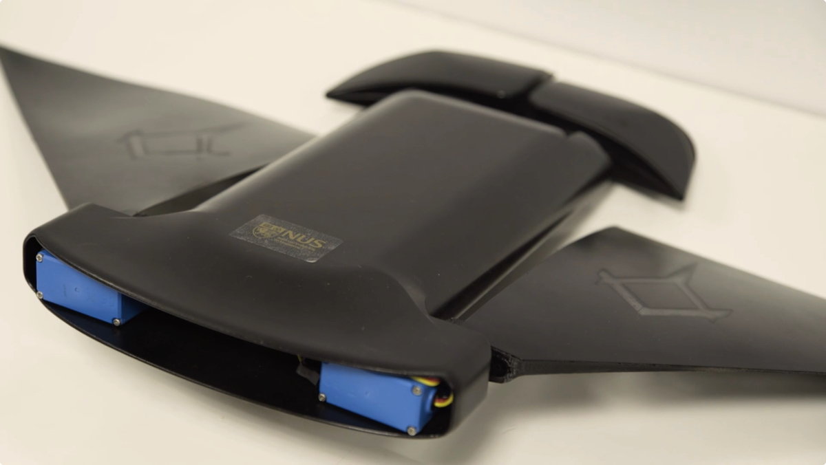 本物のマンタのように泳ぐ小型潜水ロボット「MantaDroid」 - bouncy / バウンシー